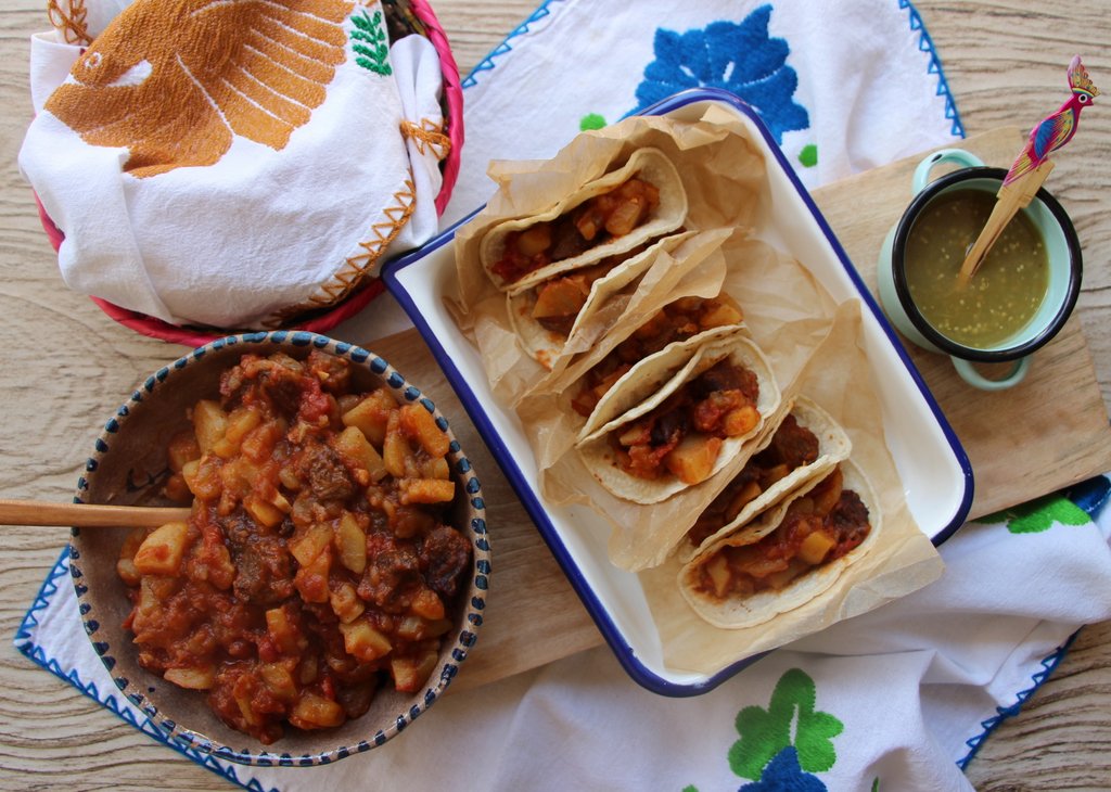 Papas con Carne de Cachete - Rumba Meats